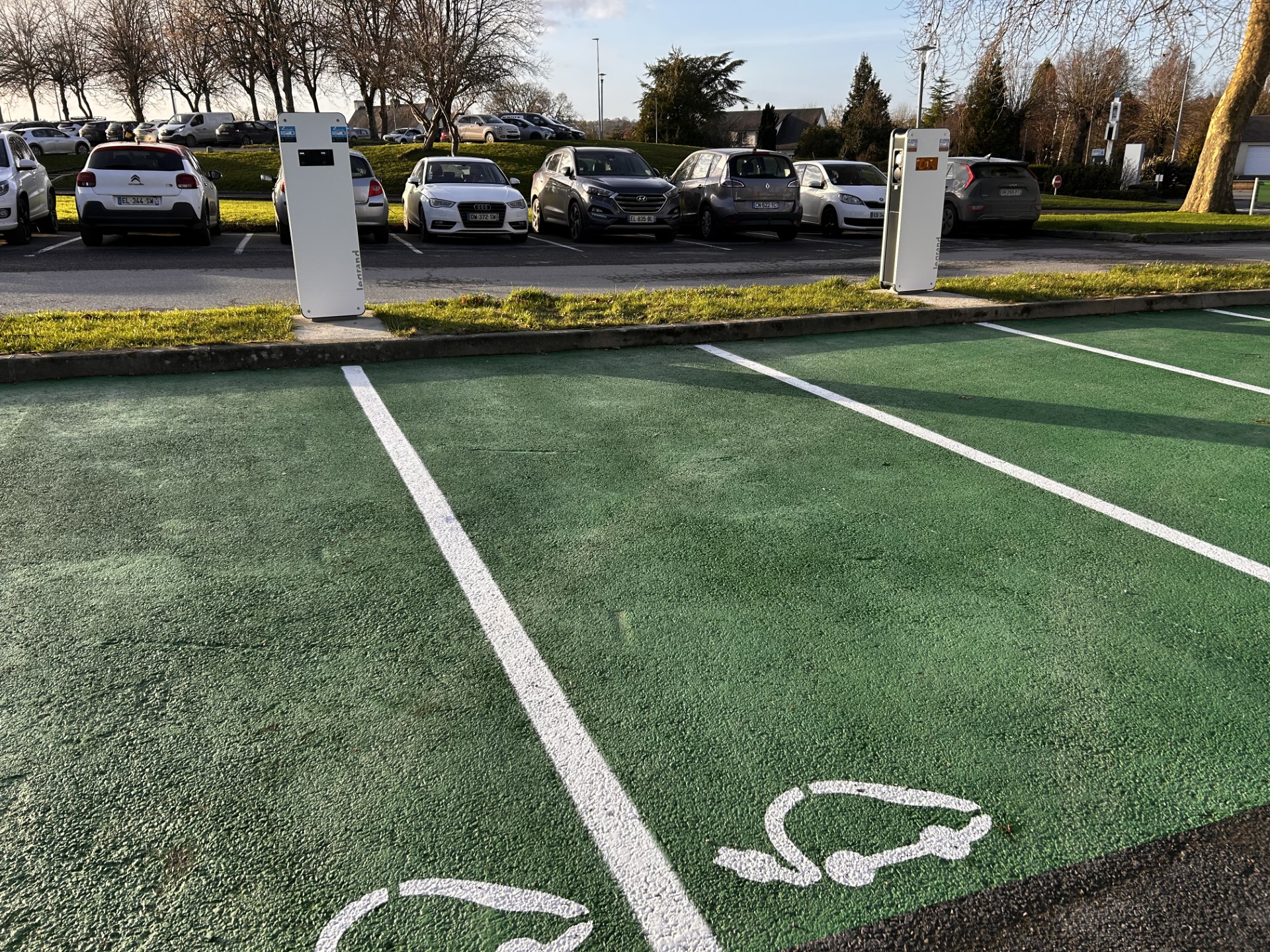 À Saint-Lô, la recharge électrique devient un service essentiel pour l ...